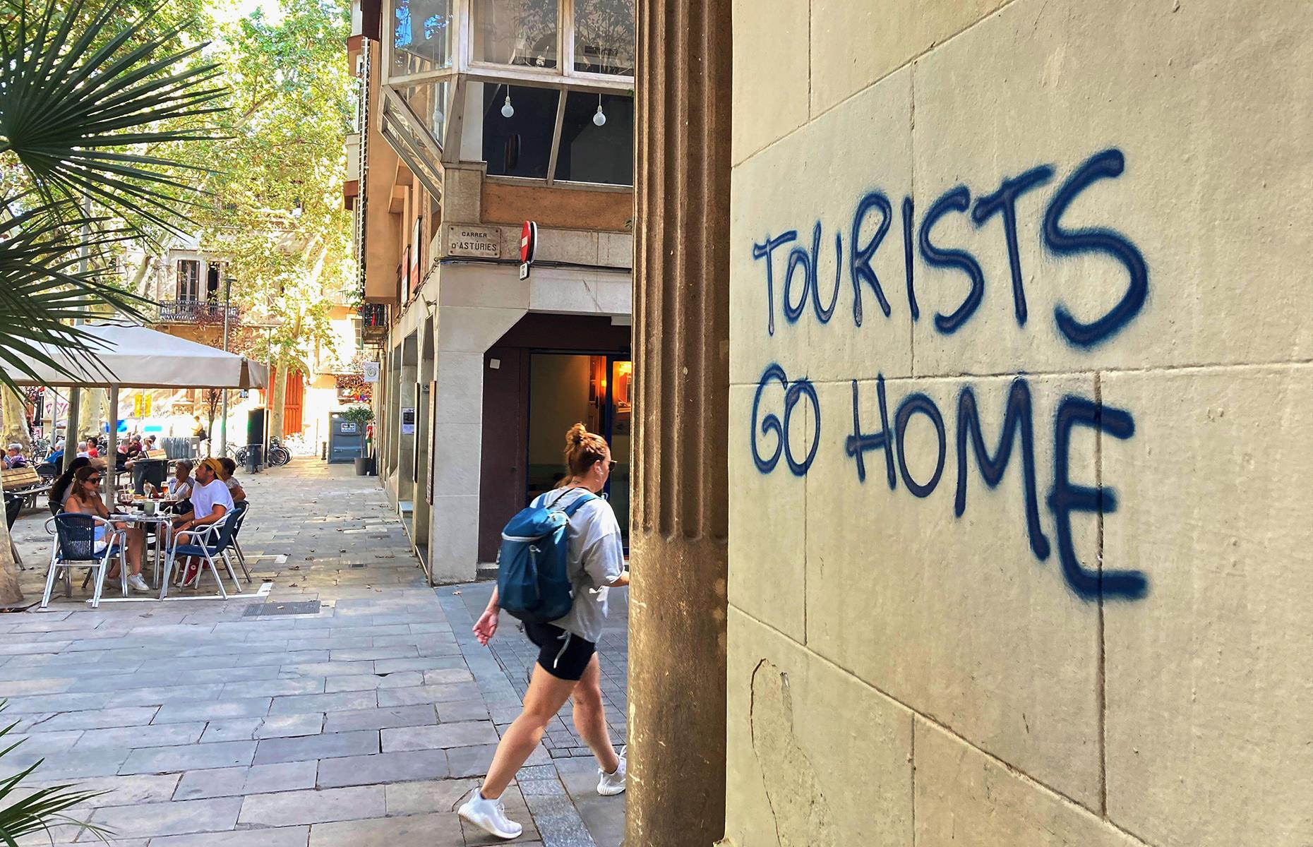 30 Bucket-List Destinations That HATE Tourists