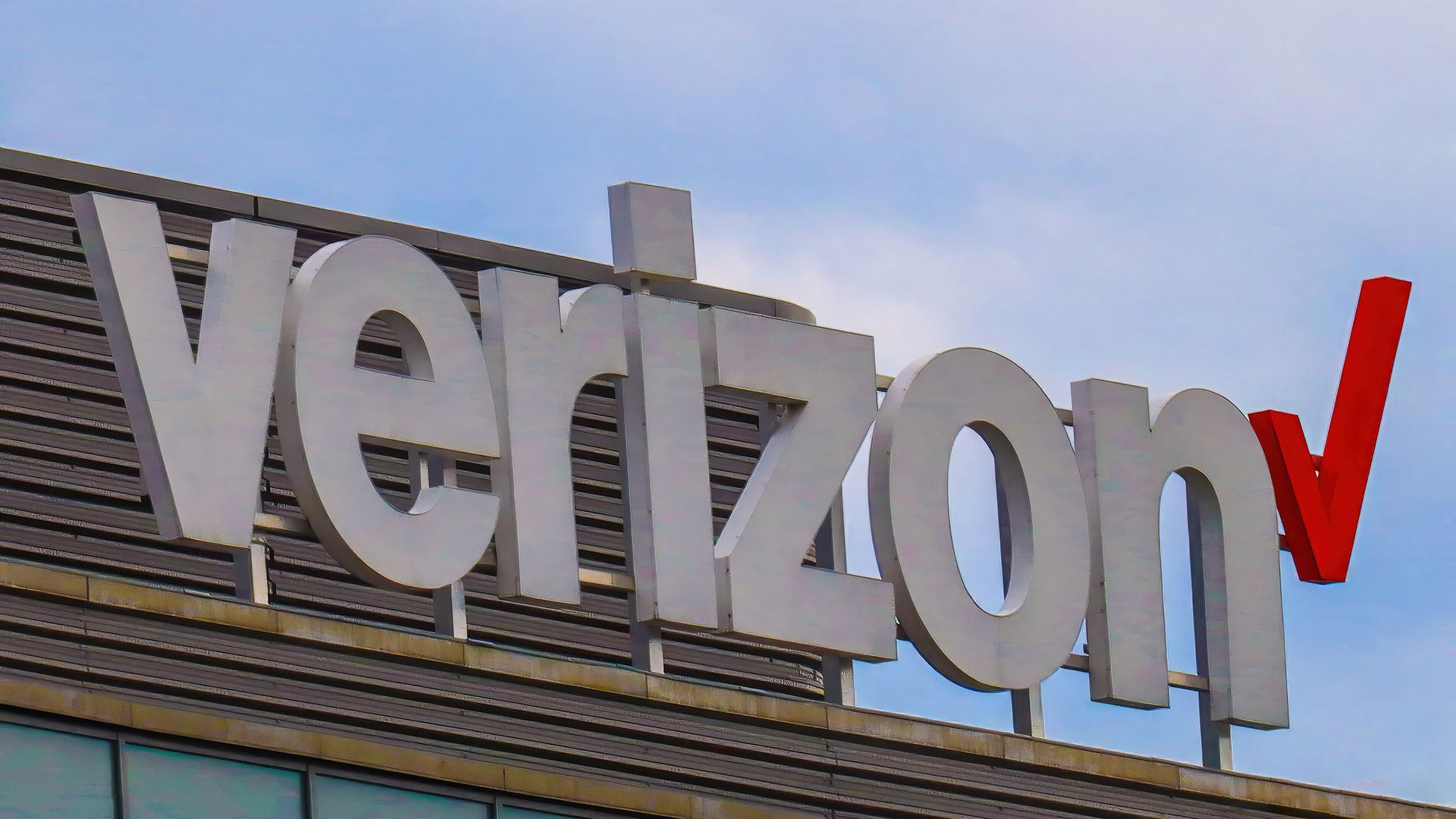 Verizon-Frontier acquisition in rocky waters as investors eyeball per ... Verizon-Frontier acquisition in rocky waters as investors eyeball per ...