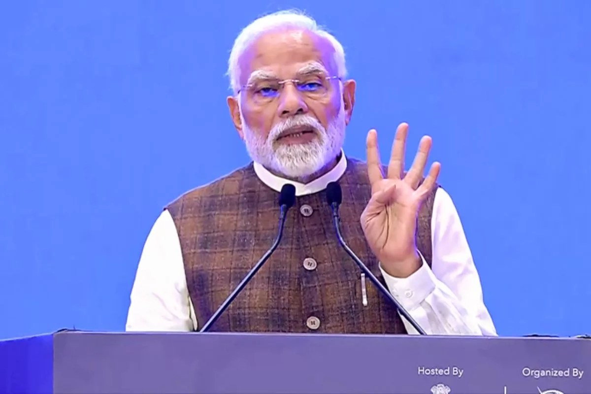 Keep abreast of tech to serve citizens, PM tells civil servants Keep abreast of tech to serve citizens, PM tells civil servants