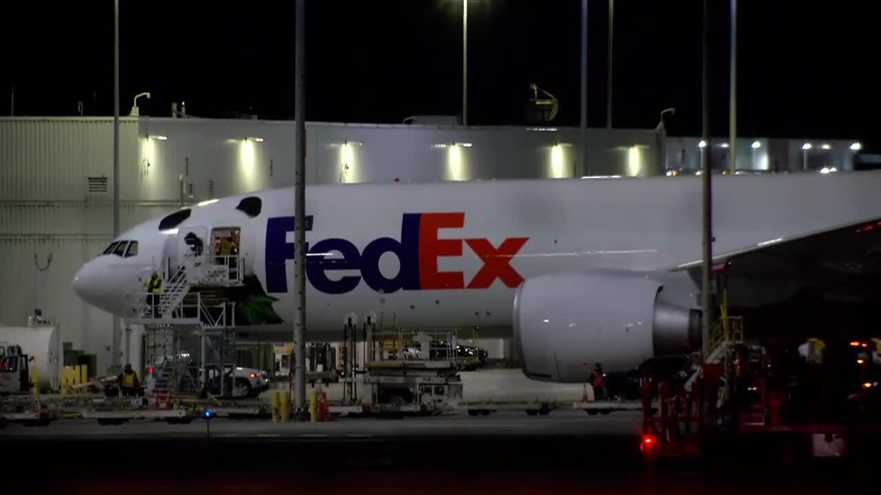 Chinese pandas headed for National Zoo stop for layover, refueling in ... Chinese pandas headed for National Zoo stop for layover, refueling in ...