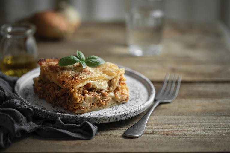 Chicken Alfredo Lasagna Recipe Combines 2 Italian Classics Into 1 Tasty ...
