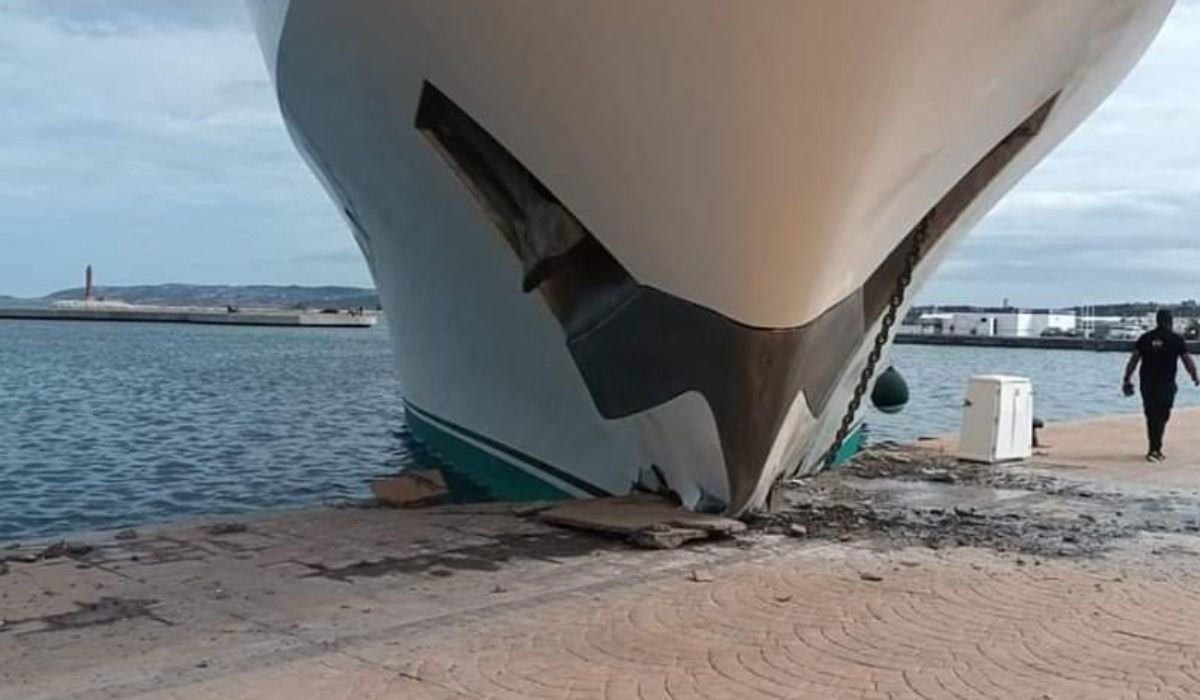 Yacht da 91 milioni di dollari appartenuto a Donald Trump collide con ... Yacht da 91 milioni di dollari appartenuto a Donald Trump collide con ...