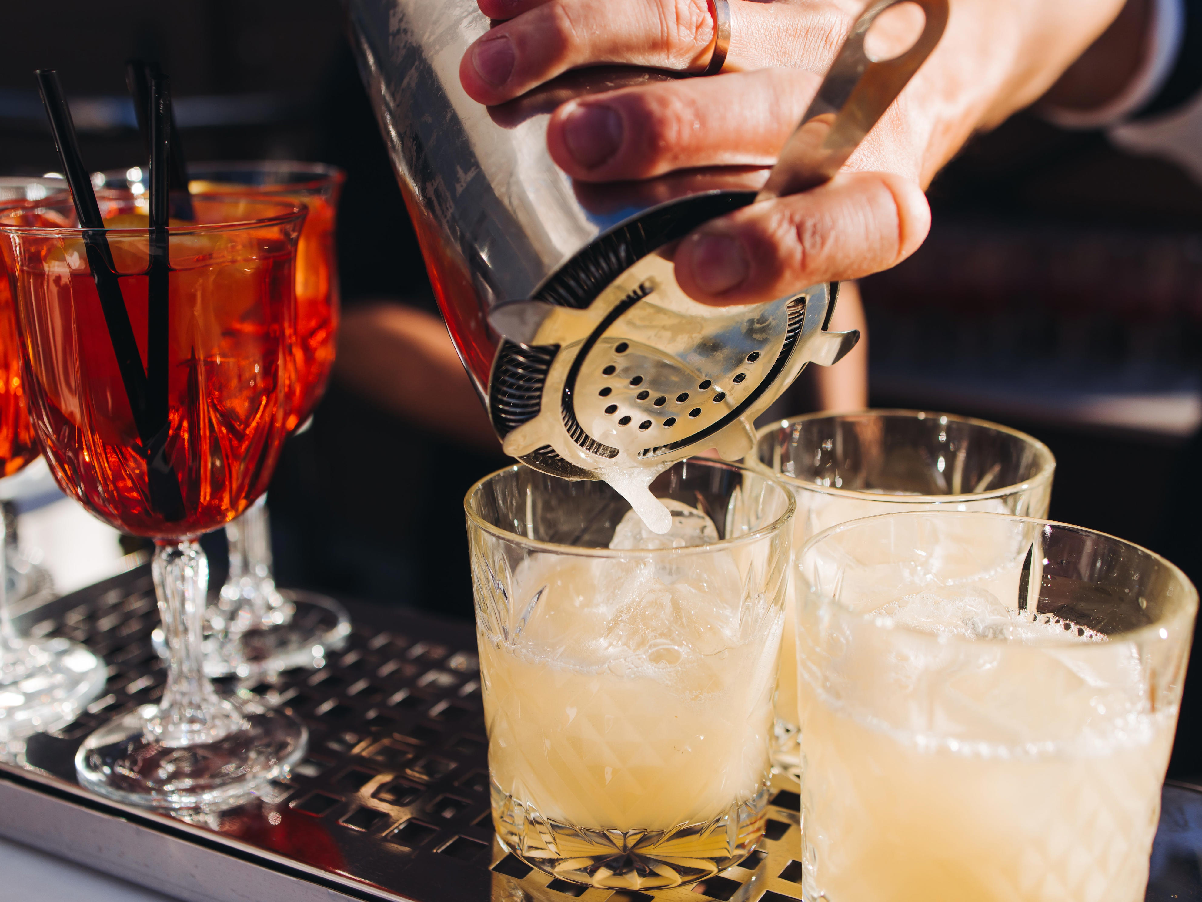 Bartenders share 8 underrated cocktails they think customers should ...