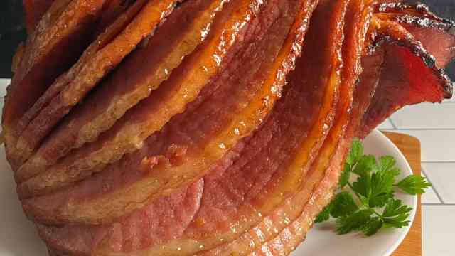 Here's a Classic Holiday Ham Recipe to Save for the Holiday Season