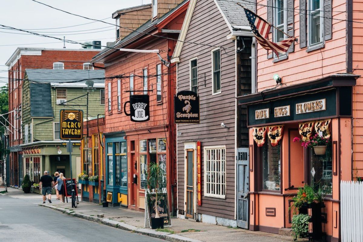 16 Massachusetts Towns with Colonial Charm