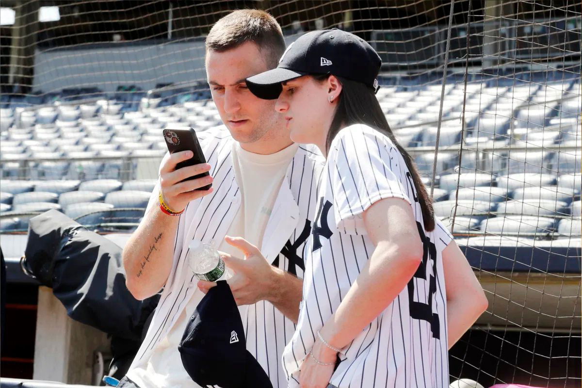 Caitlin Clark‘s Adorable PDA With Boyfriend Connor McCaffery Sparks Fan ...