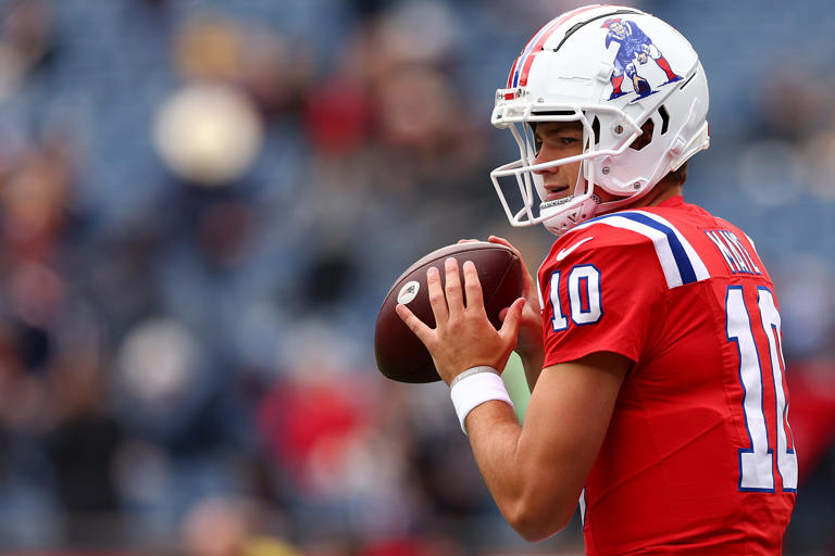 Patriots QB Drake Maye's unique way of handling pressure