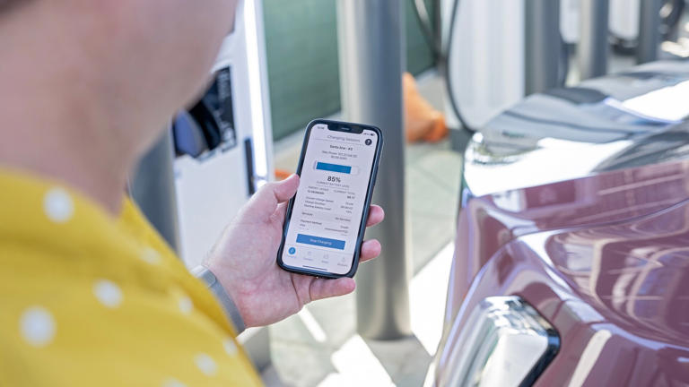 Rove Is the Future of the Public EV Fast Charging Station