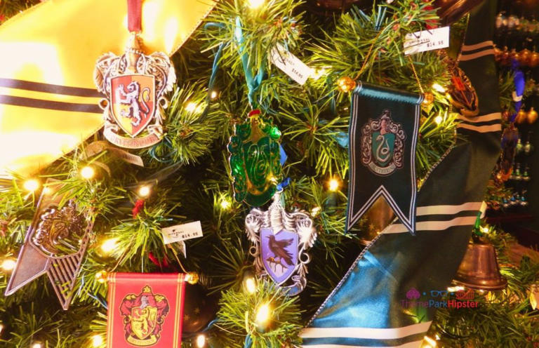 Christmas at Hogwarts! 2025 Guide to The Wizarding World of Harry ...