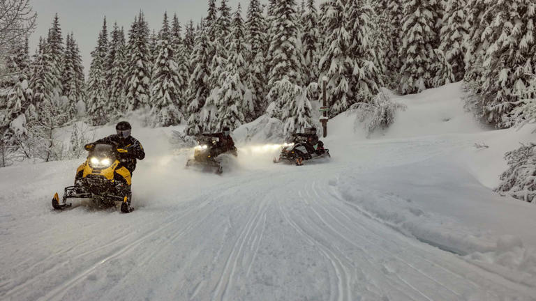 6 people fell through the ice on snowmobiles, a cautionary tale to ...