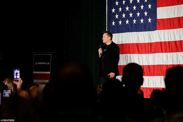 Elon Musk offers Pennsylvania voters $100 each as he stumps for Trump Elon Musk offers Pennsylvania voters $100 each as he stumps for Trump