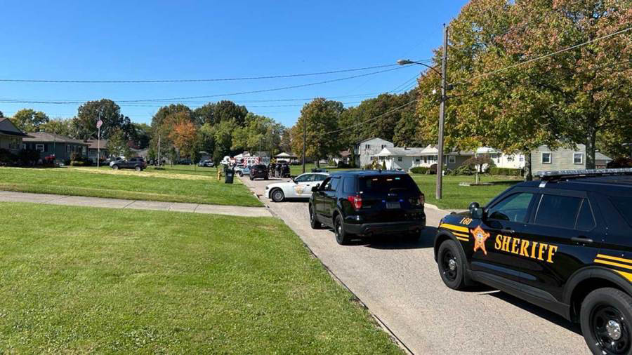 Woman dead after standoff in Austintown, police say Woman dead after standoff in Austintown, police say