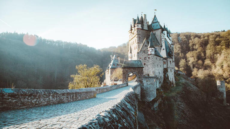Europe’s 10 Most Terrifying Haunted Houses That Will Haunt You for Life