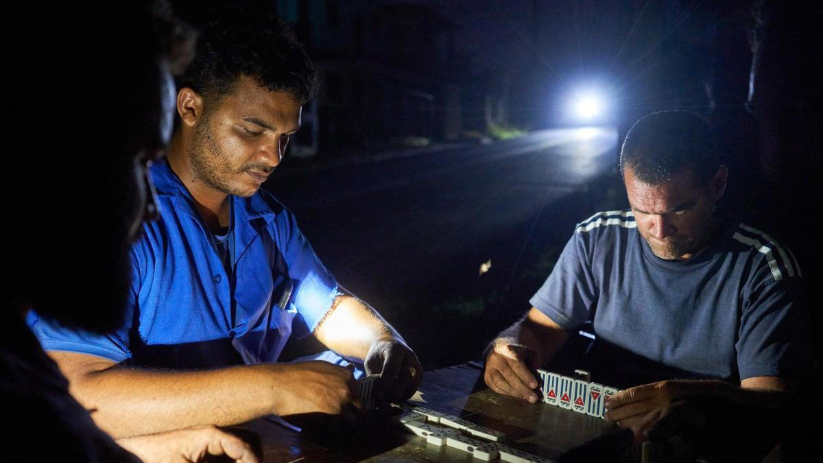 Cuba sufre un apagón en toda la isla tras un fallo de su mayor central ... Cuba sufre un apagón en toda la isla tras un fallo de su mayor central ...