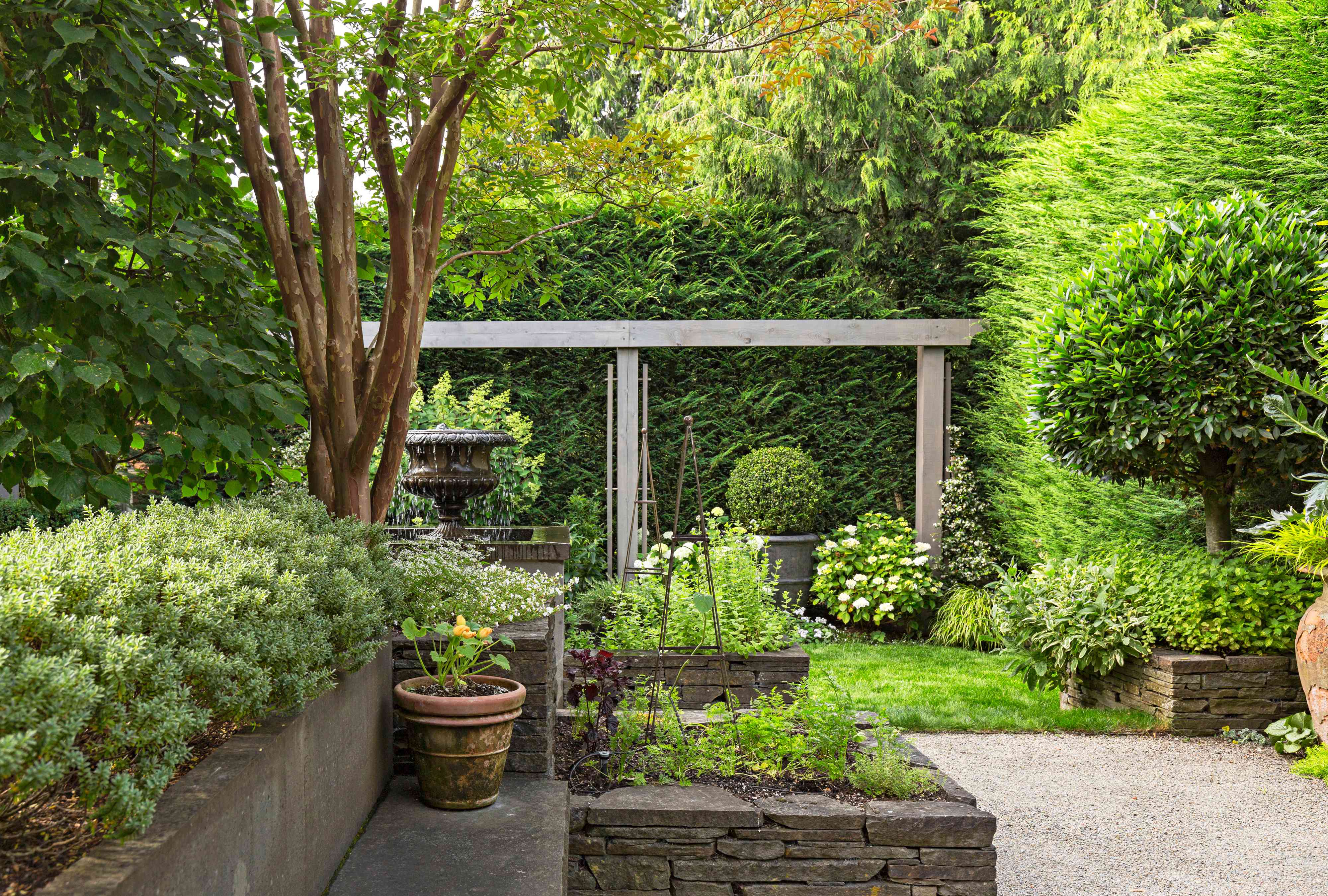 8 Genius Ideas for Turning a Small City Backyard into a Green Oasis