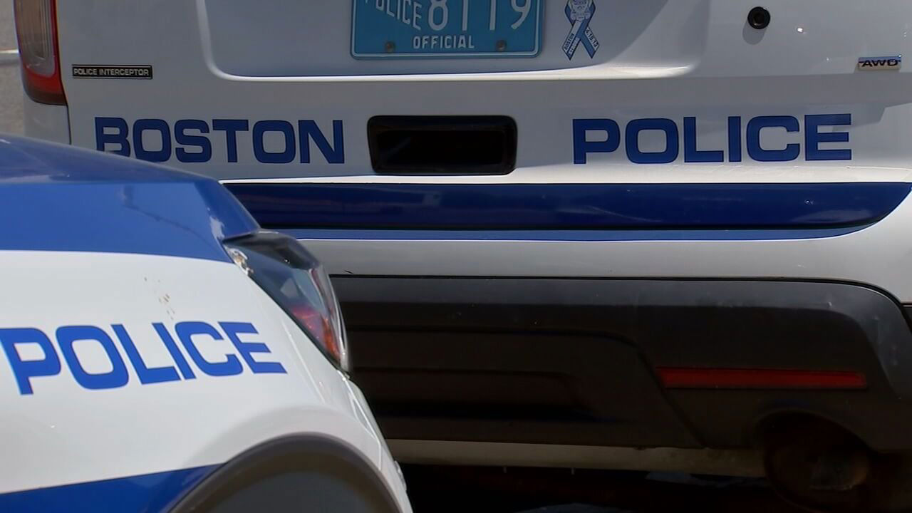 Boston police officer charged with OUI after crash injures another officer Boston police officer charged with OUI after crash injures another officer