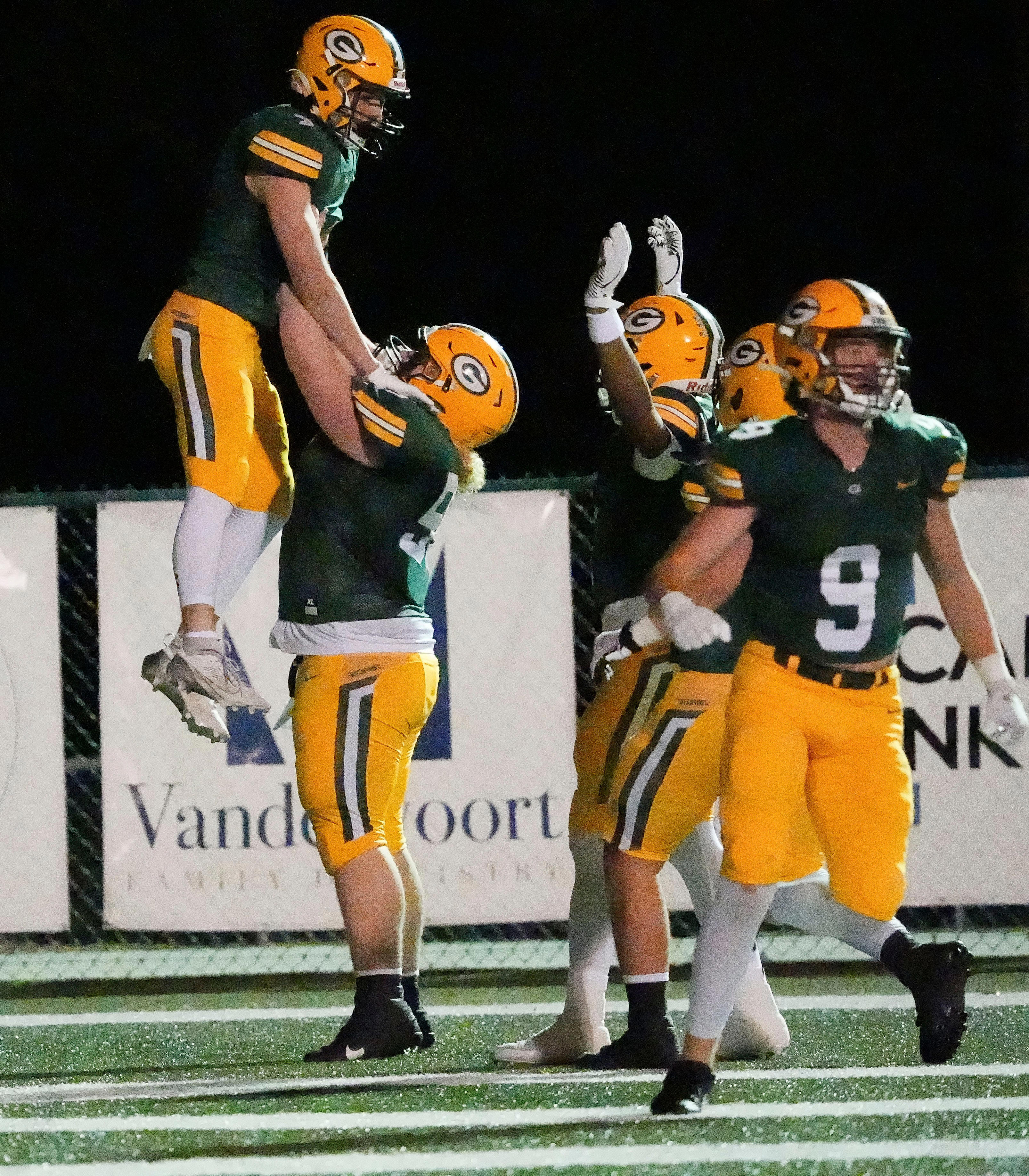 Fan vote: Who is the top Tuscaloosa area high school football pass ...