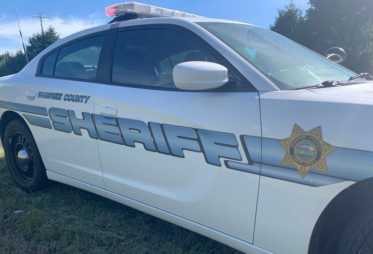 Auburn man arrested following a vehicle accident Saturday morning