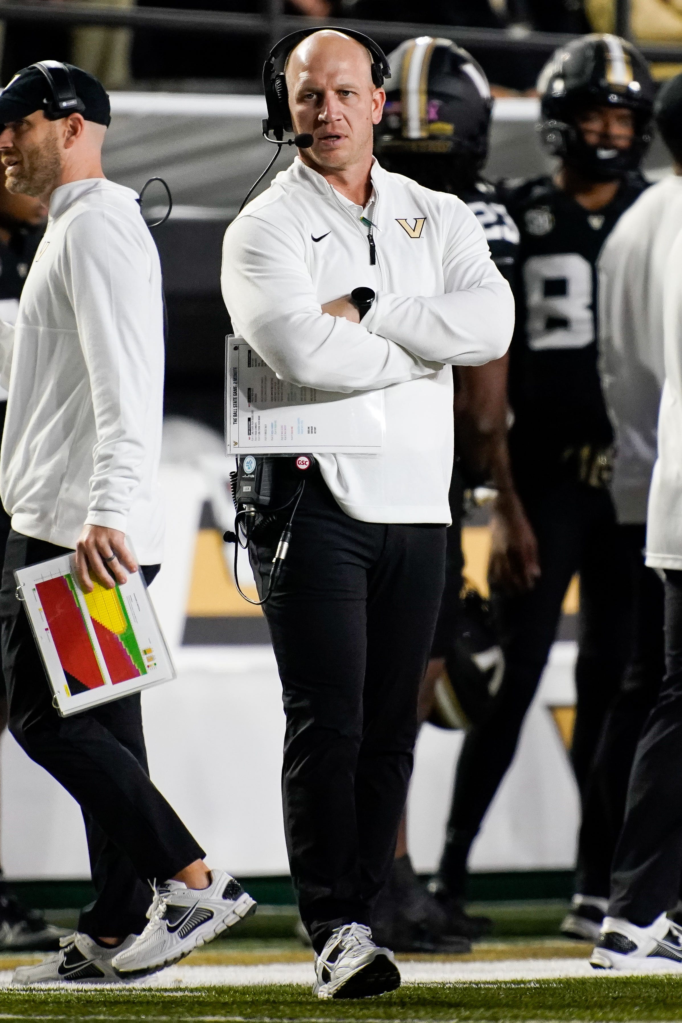 Vanderbilt football lands transfer commitment from Western Michigan DL ...