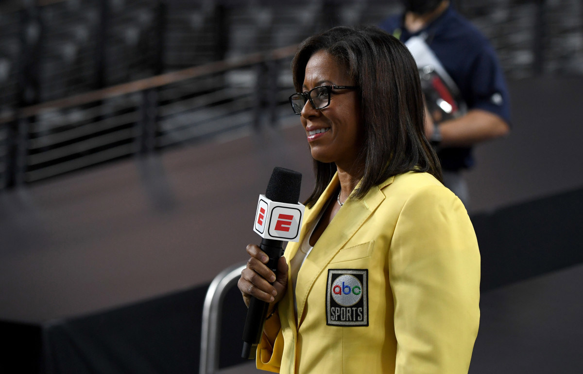 NFL Fans Praying For Veteran Sideline Reporter Lisa Salters Heading ... NFL Fans Praying For Veteran Sideline Reporter Lisa Salters Heading ...