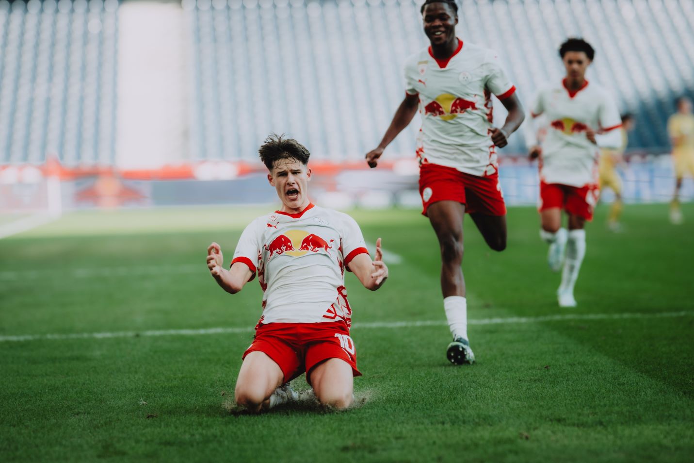 Von den Roten Bullen zu den Rotjacken: GAK 1902 bedient sich beim FC ...