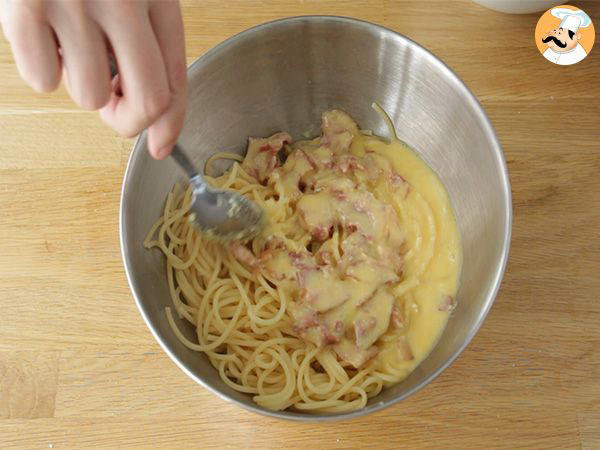 Pasta alla carbonara, the real recipe - video recipe