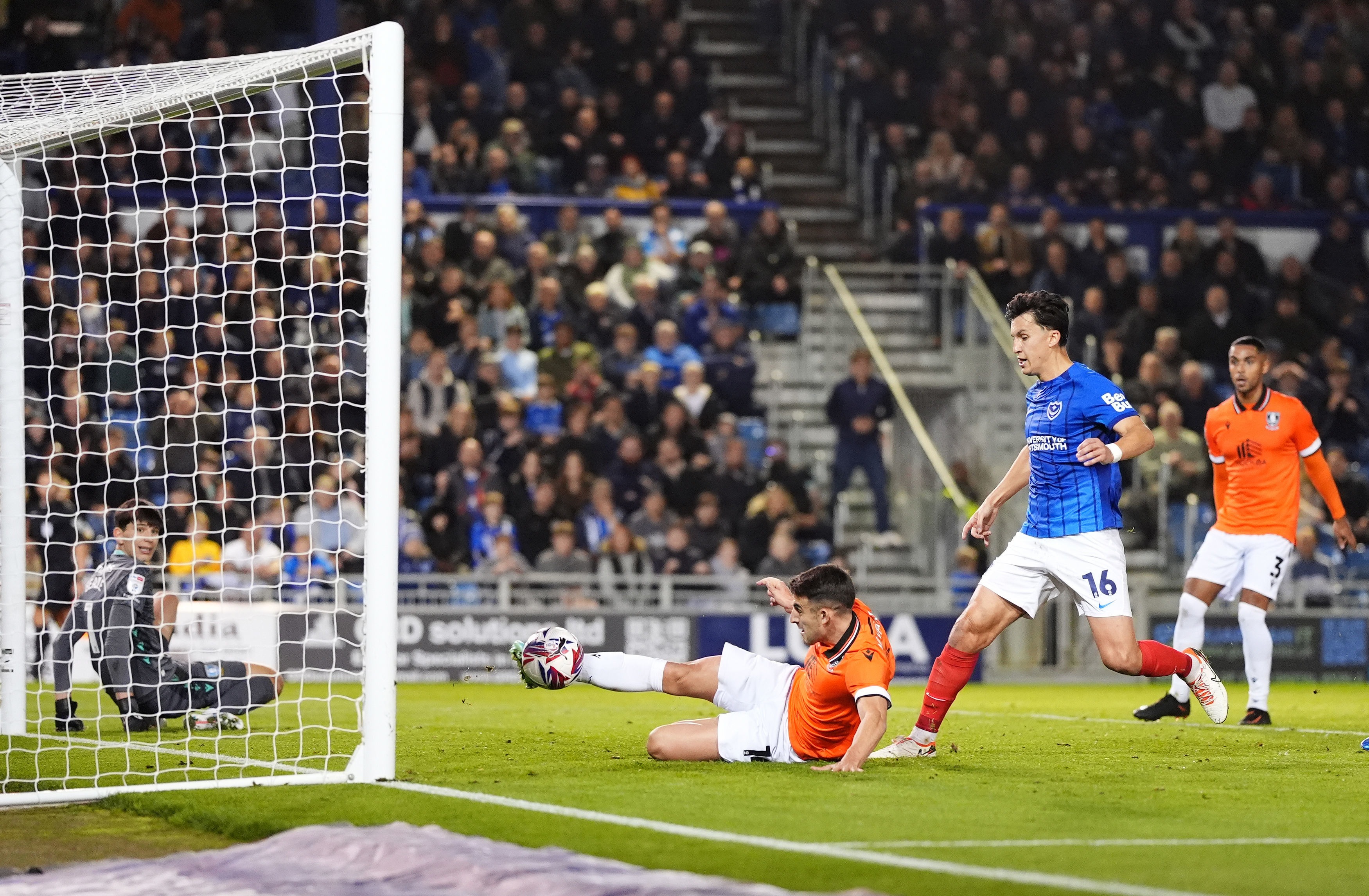 Popular Sheffield Wednesday defender set for Owls exit after club decision