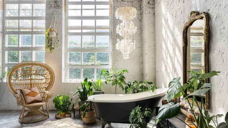 20 Bathrooms With Inspiring Light Fixtures