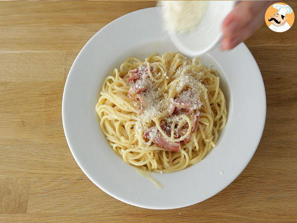 Pasta alla carbonara, the real recipe - video recipe