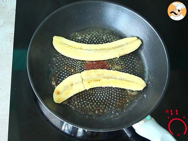 Banana split, the famous ice cream dessert