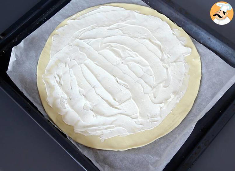 Flaky snowflake with cream cheese and salmon - the perfect appetizer ...