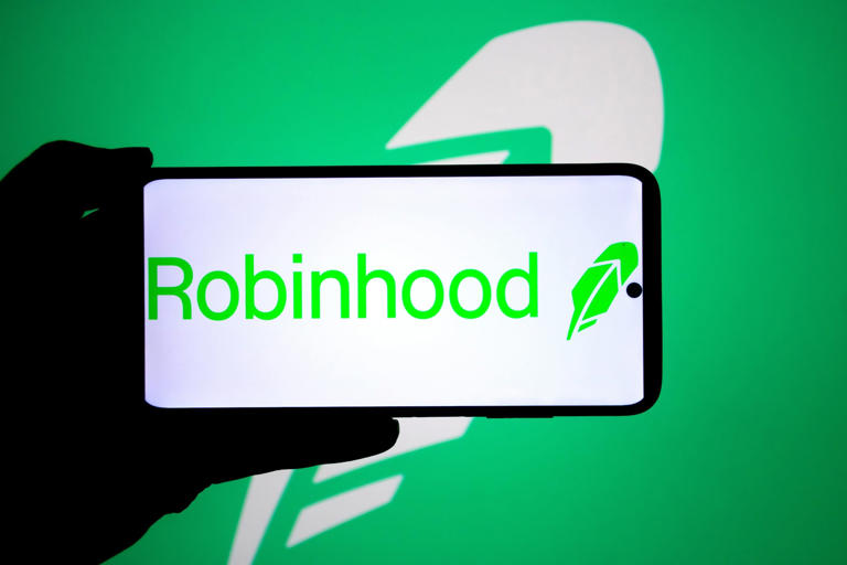 On Robinhood, Sunday night is the new Monday morning for trading