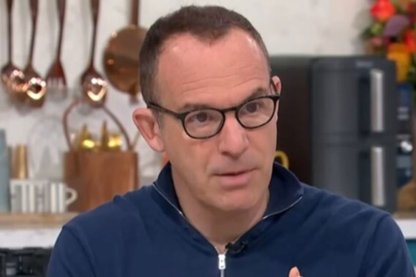 MSE Martin Lewis warns people paying energy bills 'this shouldn't happen' MSE Martin Lewis warns people paying energy bills 'this shouldn't happen'