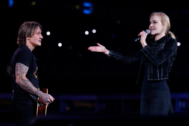 Nicole Kidman Embraces Her Inner Cowgirl at a Benefit Concert Nicole Kidman Embraces Her Inner Cowgirl at a Benefit Concert