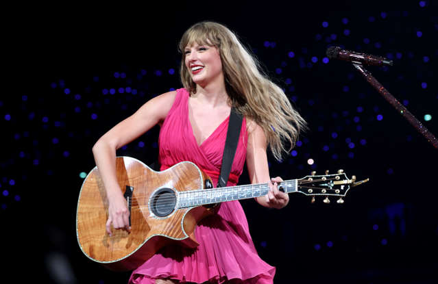 Taylor Swift: Taylor Swift: