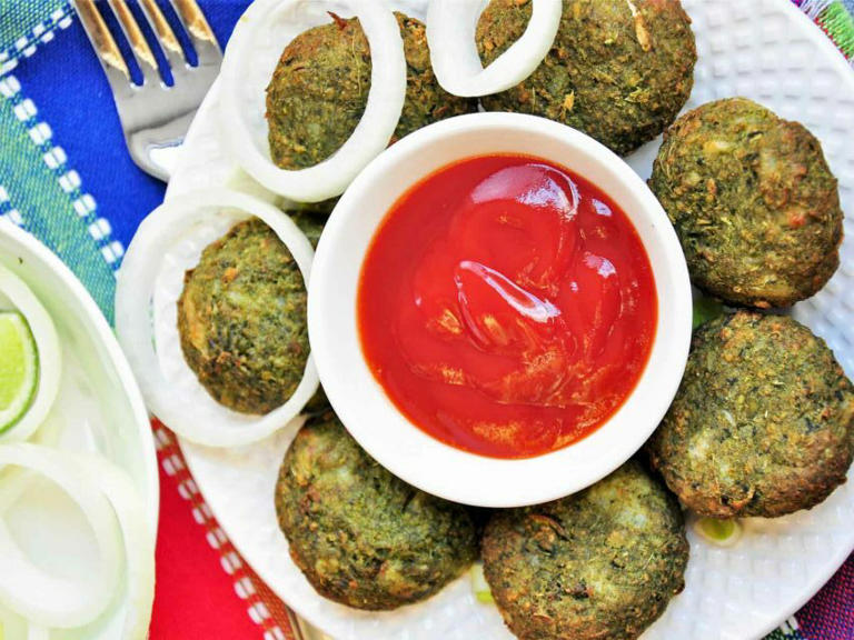 18 simple Indian party food for Holi that brings color and flavor to ...
