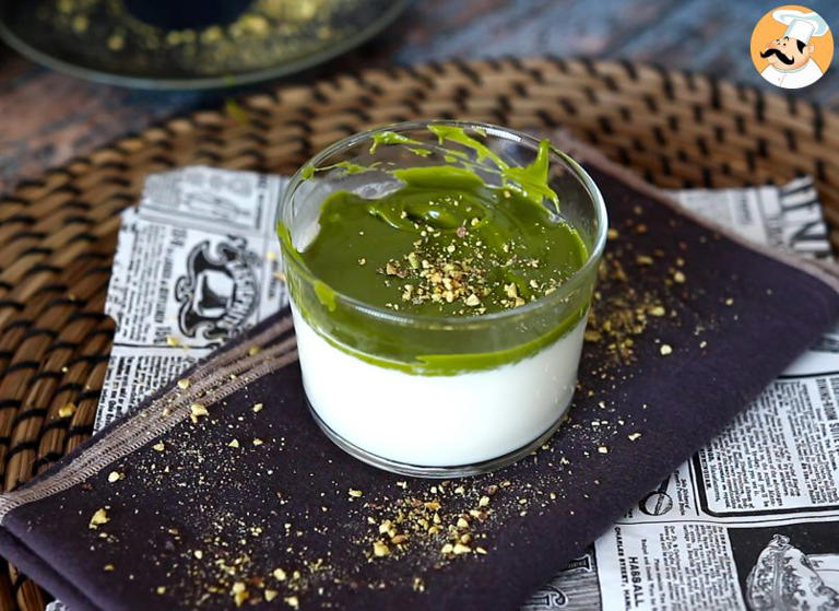 Pistachio panna cotta, the easy recipe everyone loves