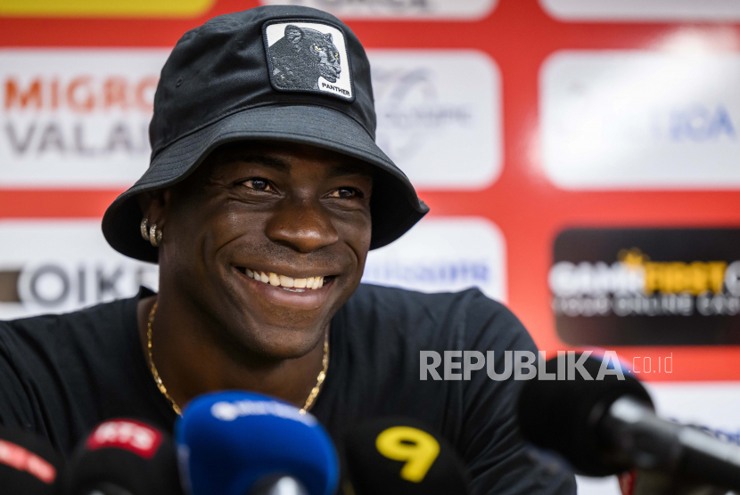 Genoa Resmi Datangkan Penyerang Kontroversial Mario Balotelli Genoa Resmi Datangkan Penyerang Kontroversial Mario Balotelli