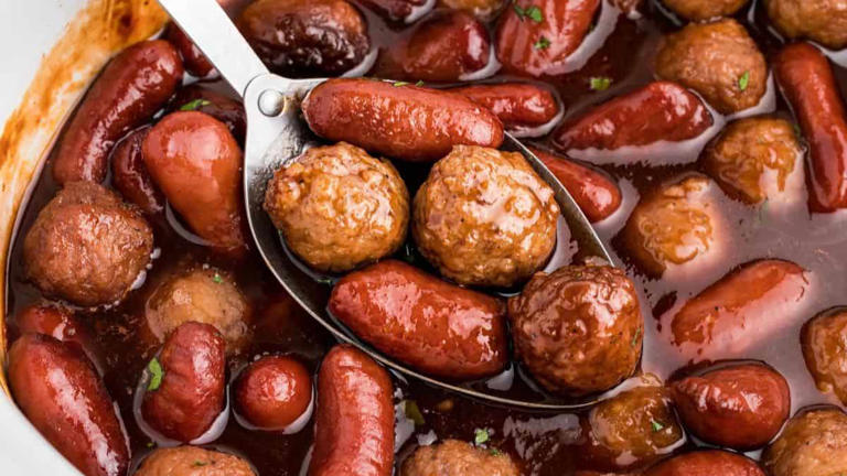 24 hot appetizers that belong on every game day table