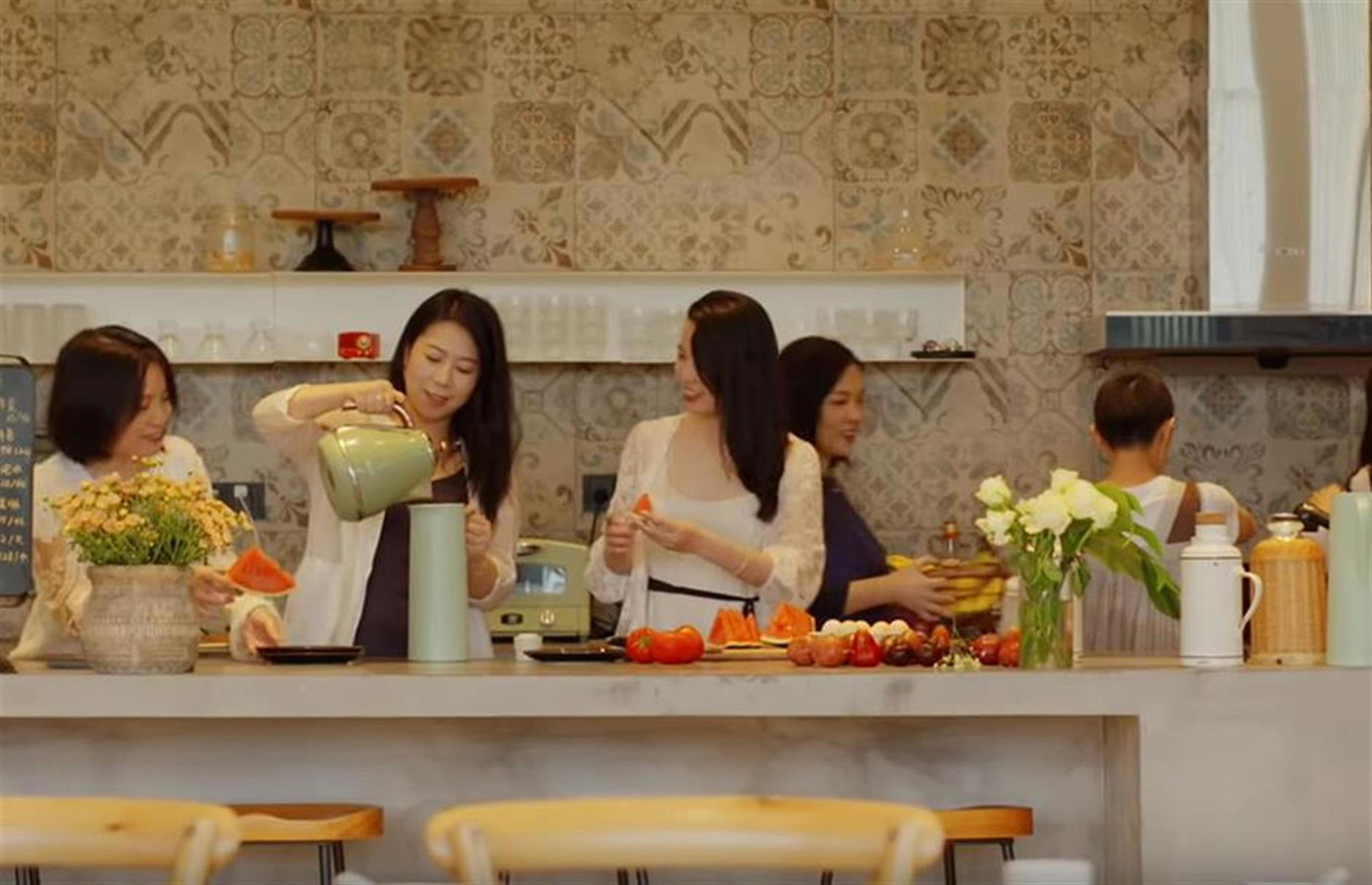 Inside the dream home that 7 friends built together for their retirement Inside the dream home that 7 friends built together for their retirement