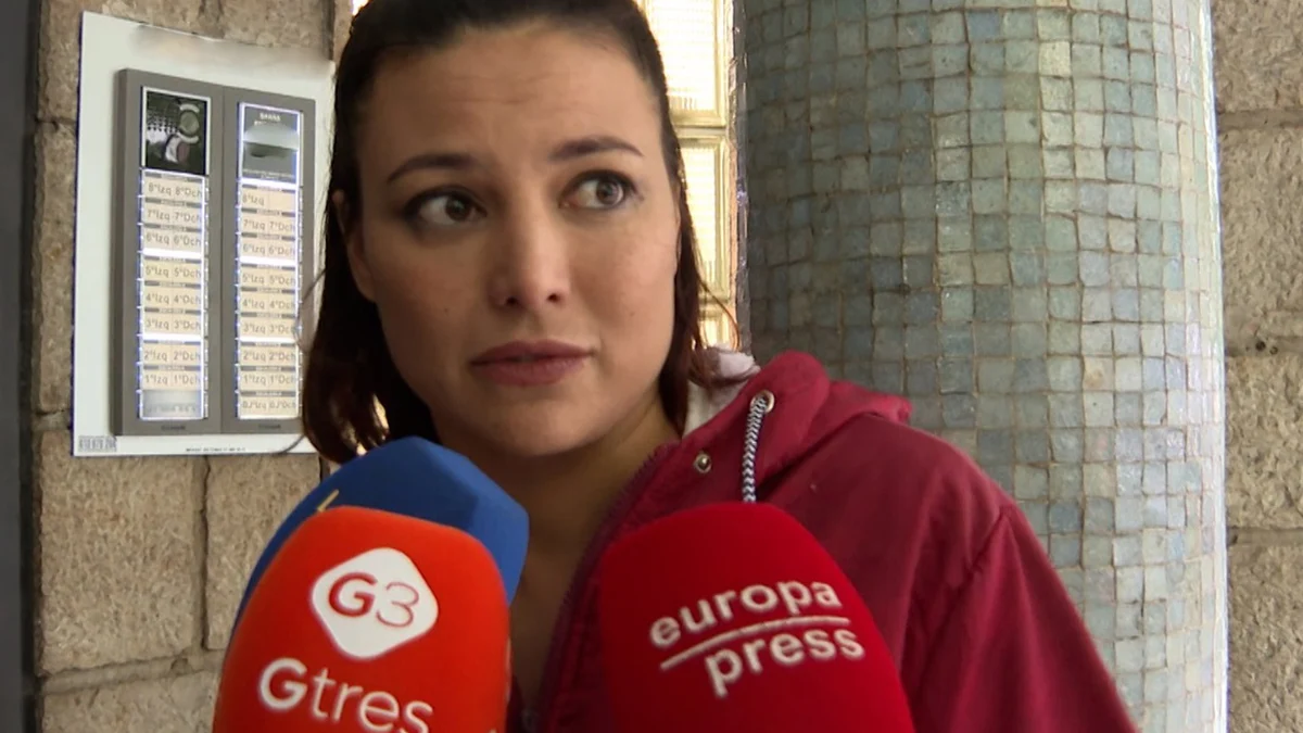 Elisa Mouliaá sale al paso del terraplanista Javi Poves por meterse con ...