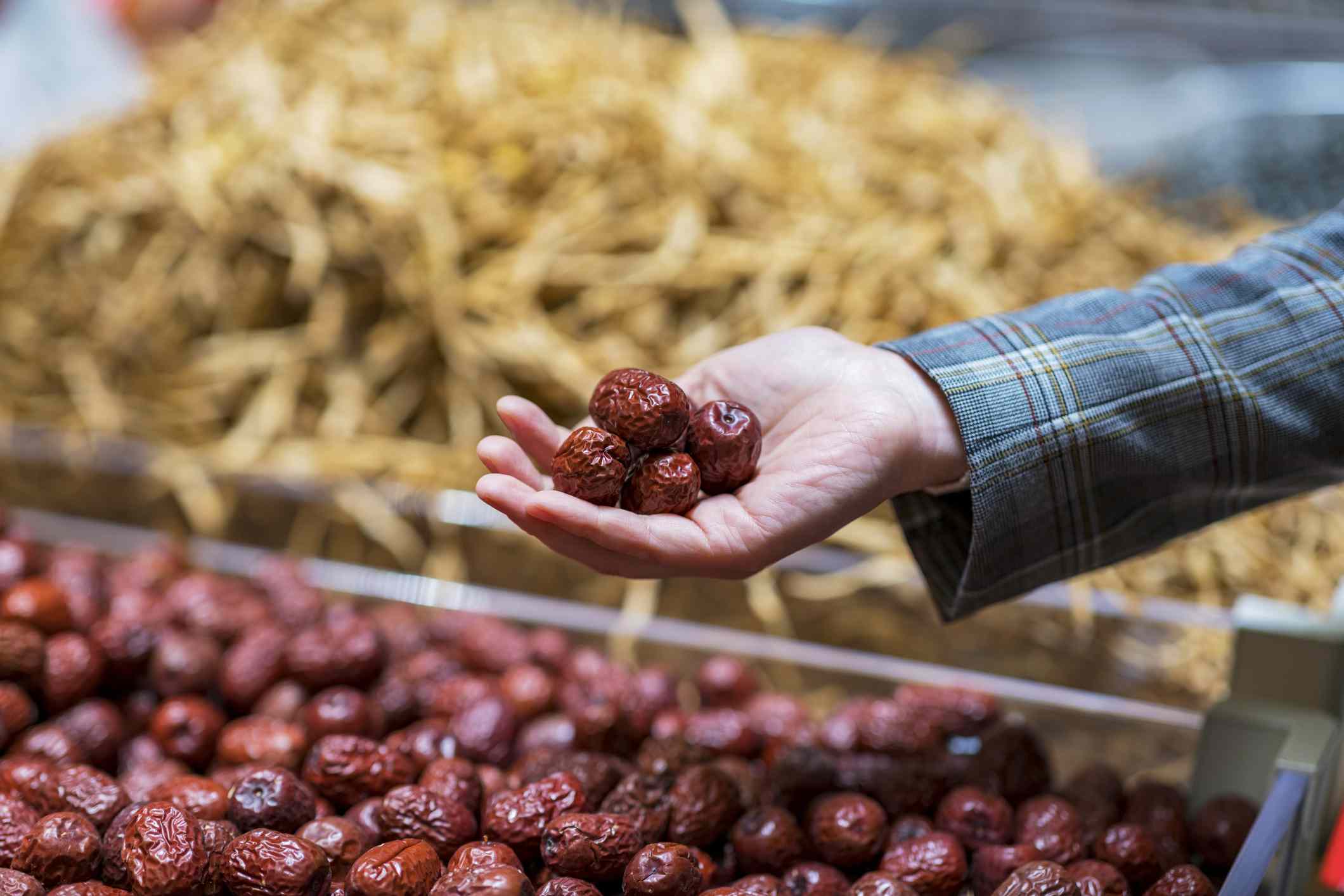 What to Know About Eating Jujube Fruit (Chinese Dates)