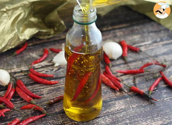 Spicy oil for homemade pizzas