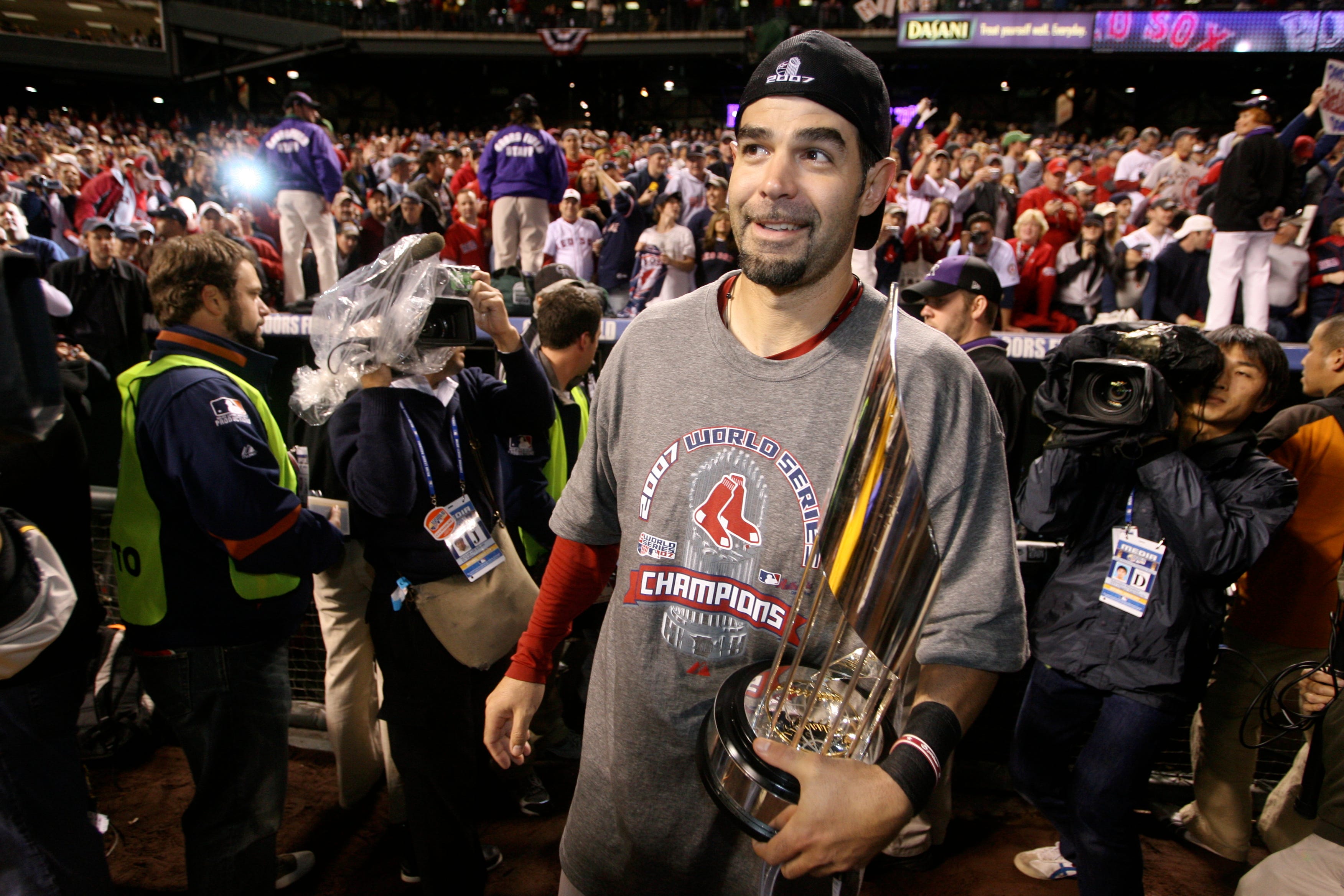 SWFL Sports Awards speaker Mike Lowell reflects on his championship ...