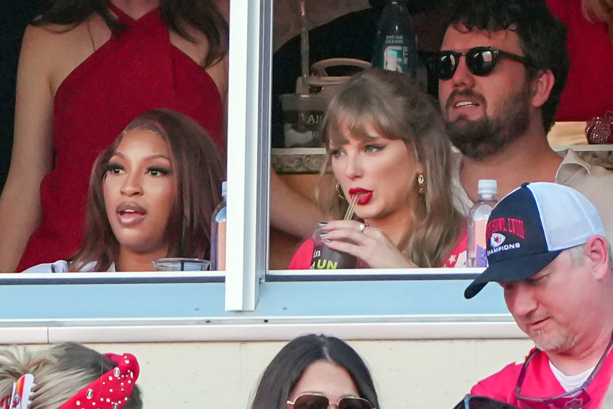 Fans Notice Famous Rapper With Taylor Swift During Chiefs-Texans