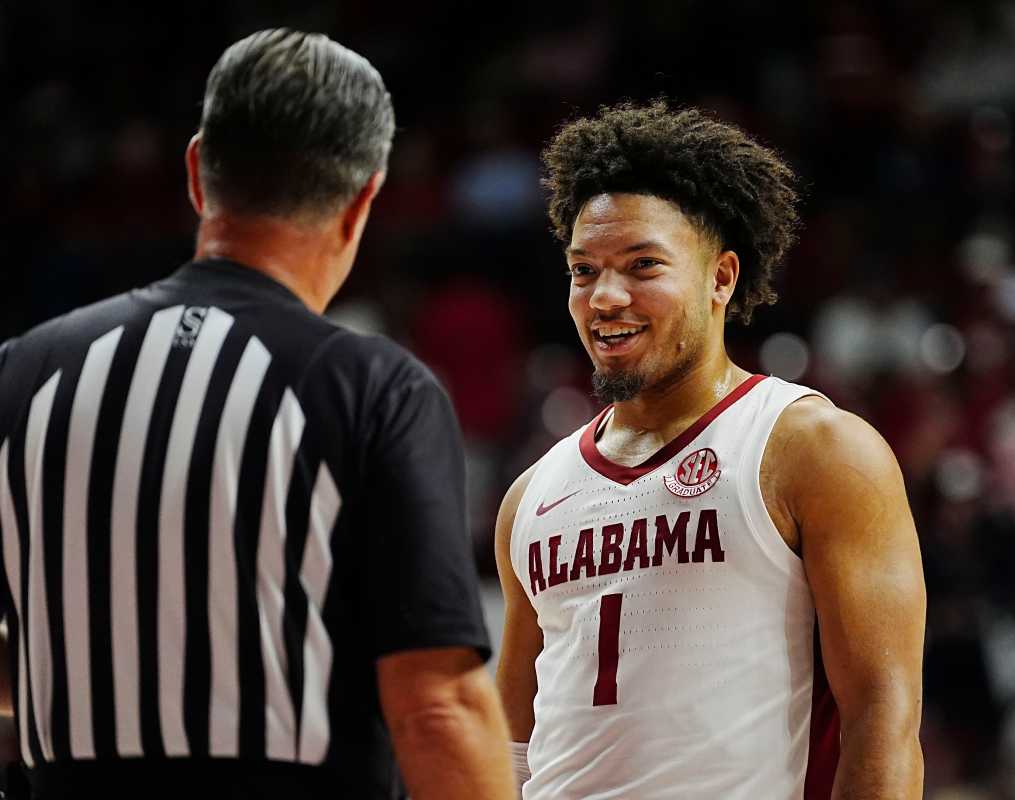 Alabama Torches SEC Rival For Fifth Straight Win