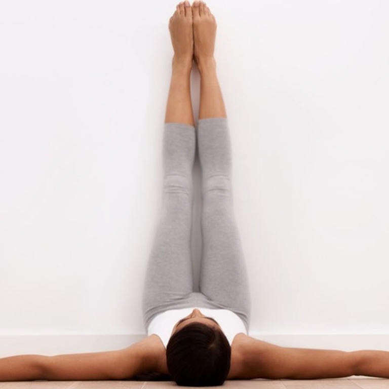 Pilates au mur : voici les 4 meilleurs exercices pour perdre du ventre ... Pilates au mur : voici les 4 meilleurs exercices pour perdre du ventre ...