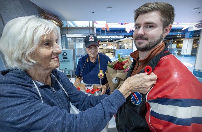 This couple has been selling poppies in Central Station for more than ...