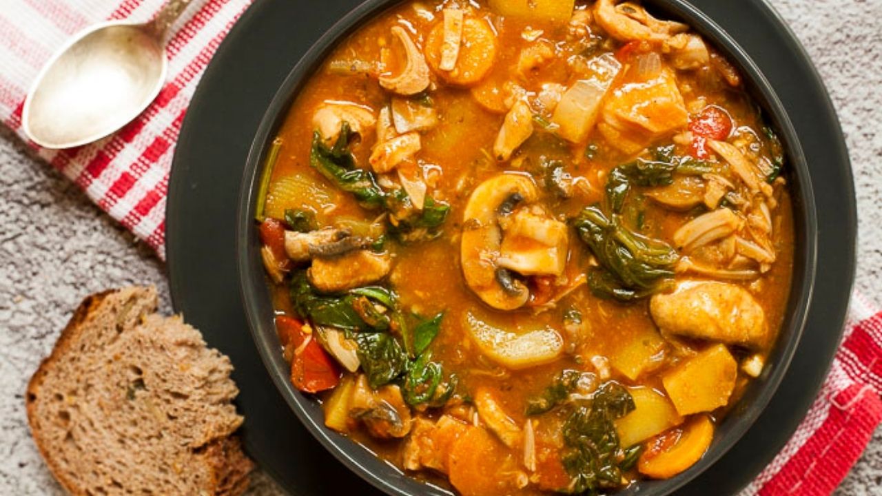 20 Potluck Main Dishes That Steal the Spotlight