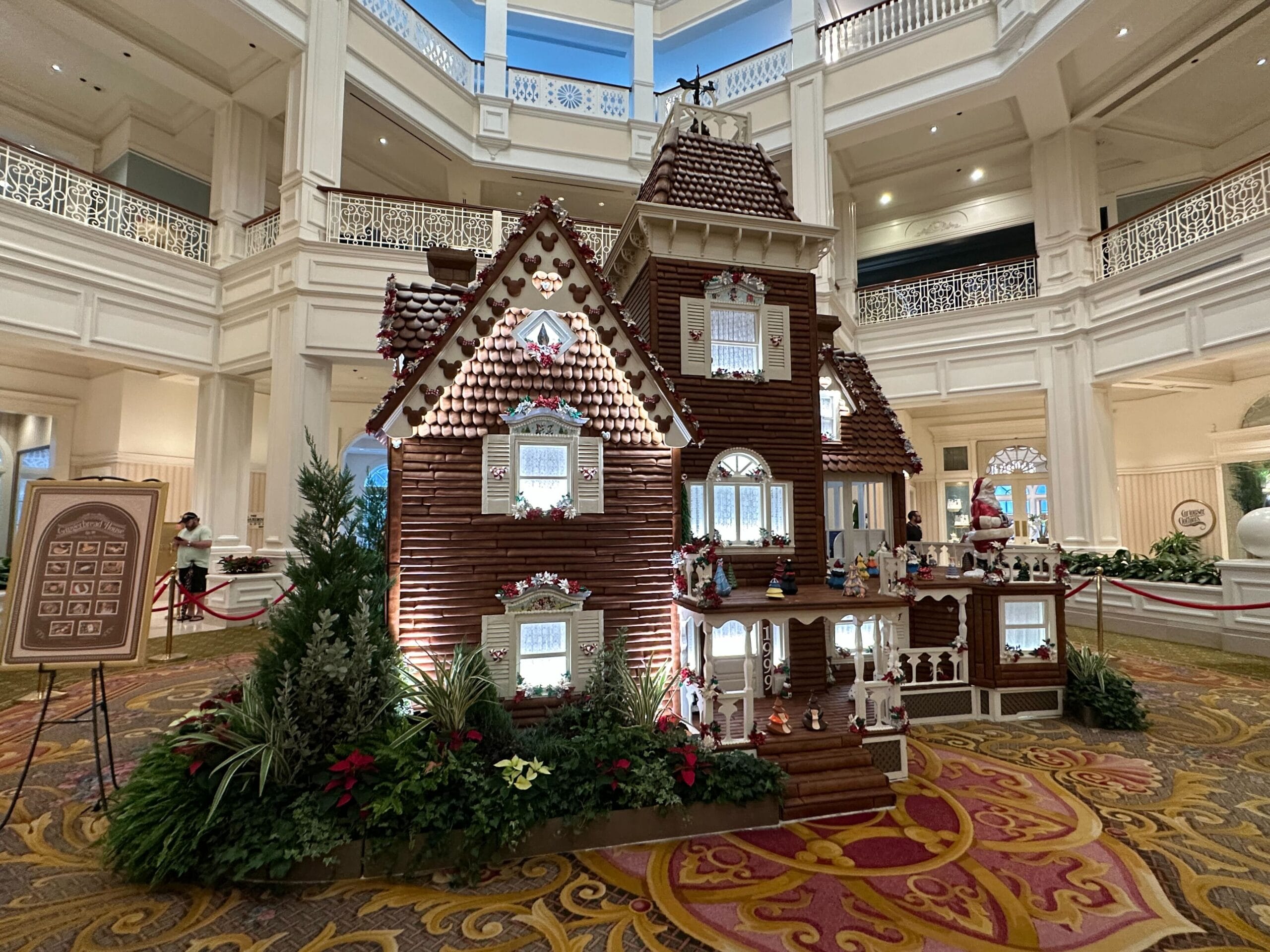 BREAKING: Disney's Grand Floridian Resort Gingerbread Display Will Not ...